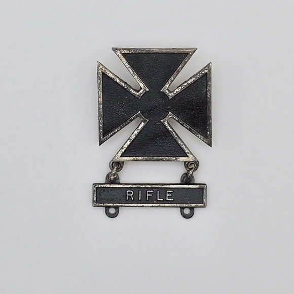 kres | Jewelry | Us Army Iron Cross Rifle Marksman Badge Sterling Pin ...